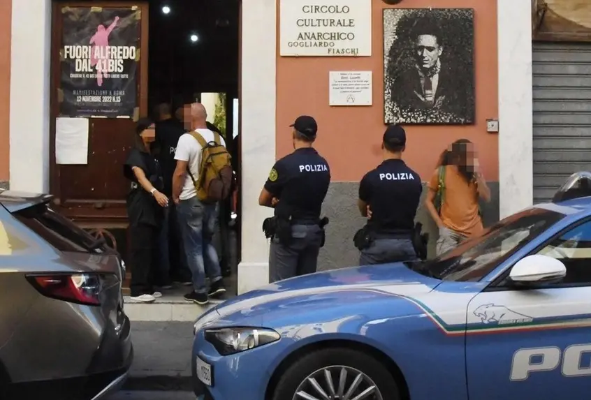 L’ex Dj diventato un anarchico: chi è Aloisi, braccato dalla Digos | Il ...