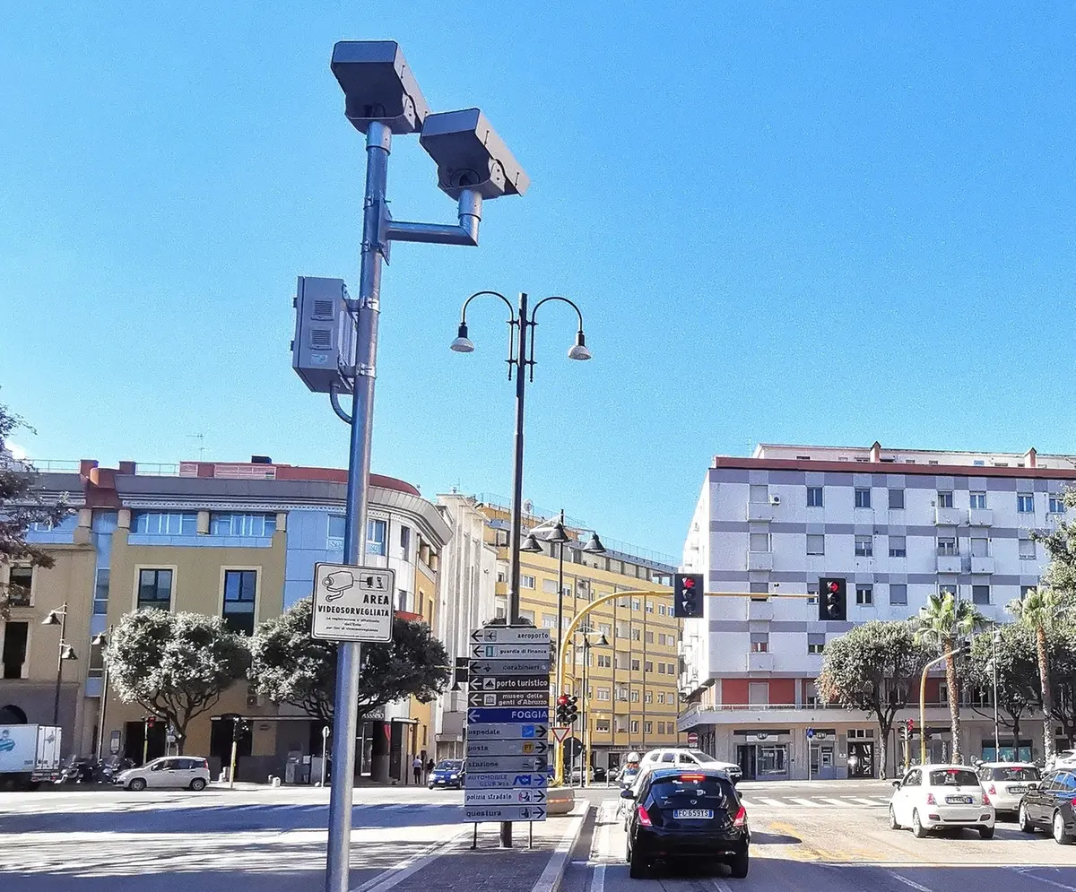 Semafori con telecamere: per adesso niente multe | Il Centro