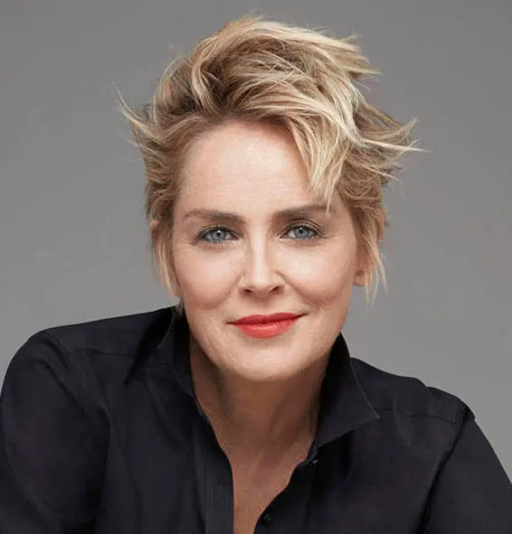 Sharon cerca l’amore sul web | Il Centro