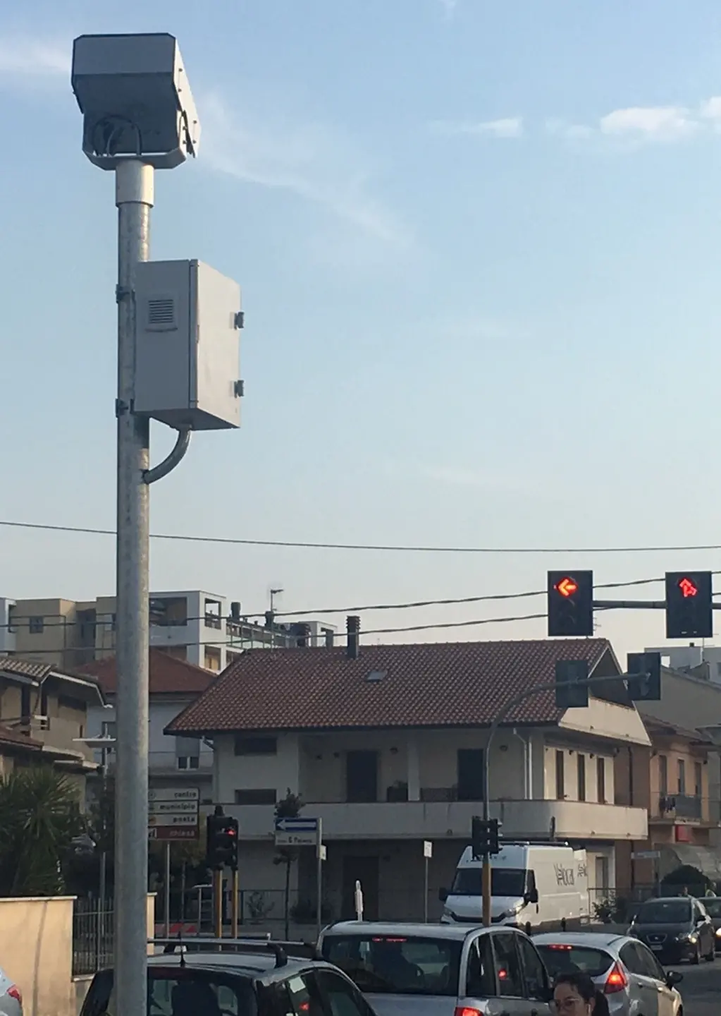 Semaforo di via Roma a Sambuceto: in azione la nuova telecamera | Il Centro