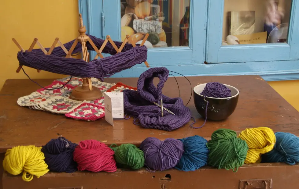 le pupe su tela di fabio di lizio | Il Centro